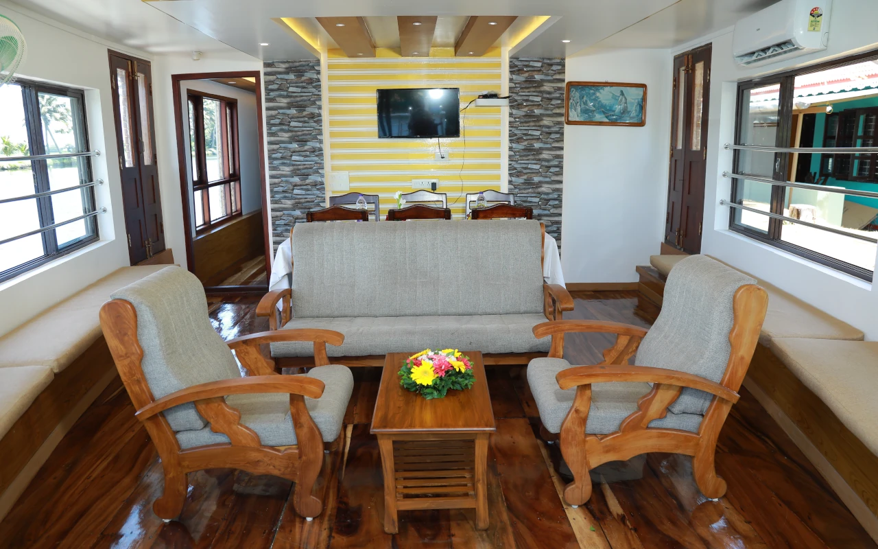 Single Bedroom Houseboat
